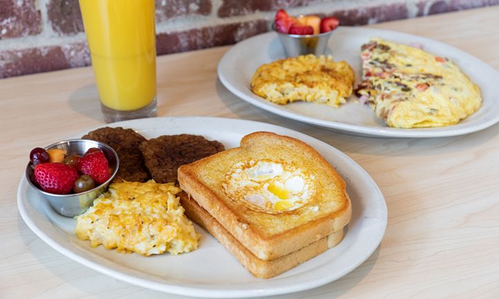 The Toasted Yolk Café Brings Its Iconic Boozy Brunch to Addison ...