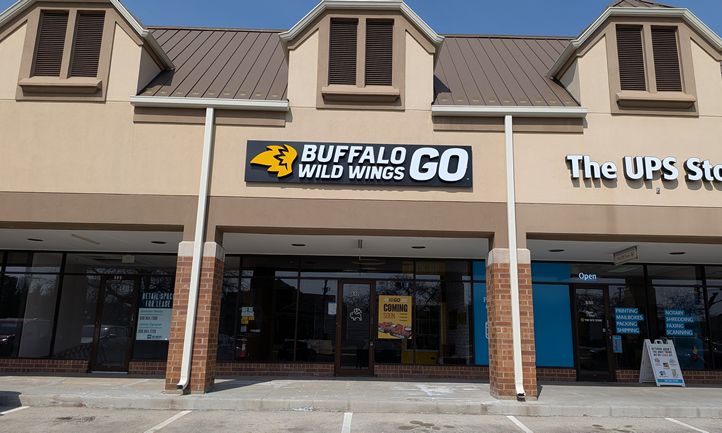 Buffalo Wild Wings GO Opens in Lake Zurich April 2 ...
